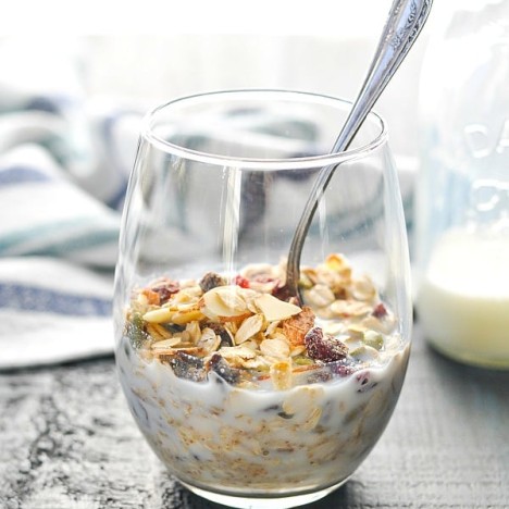 5-Minute Swiss Muesli Recipe - The Seasoned Mom