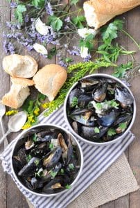 Steamed Mussels in Garlic and Herb Wine Sauce - The Seasoned Mom