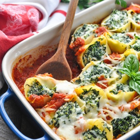 Spinach Stuffed Shells - The Seasoned Mom