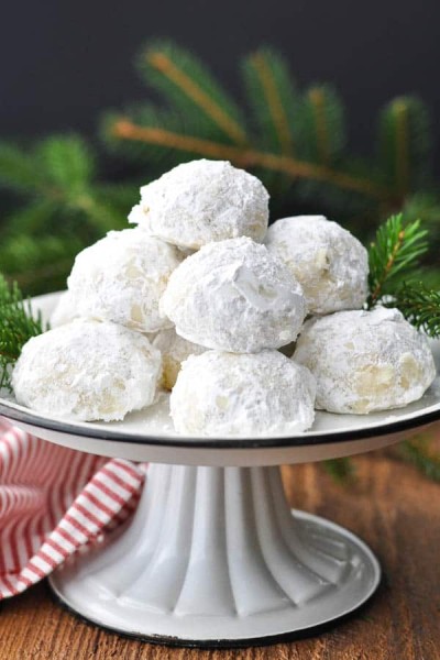 Russian Tea Cakes {Snowball Cookies} - The Seasoned Mom