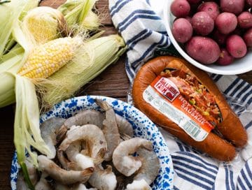 Frogmore Stew {Lowcountry Boil} - The Seasoned Mom