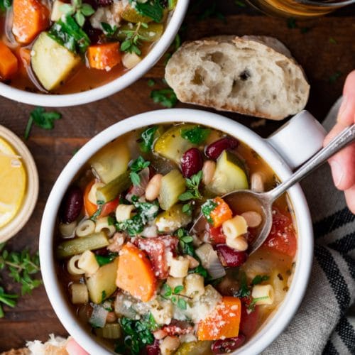 Easy Minestrone Soup {Better than Olive Garden!} - The Seasoned Mom