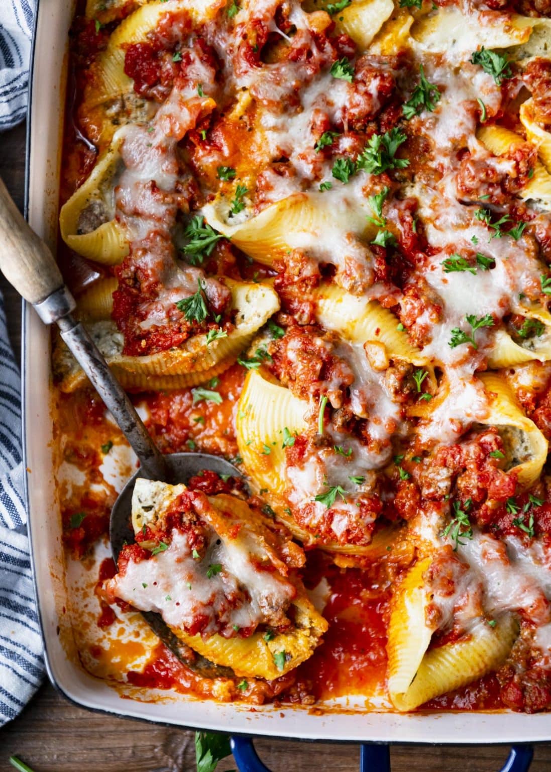 Stuffed Shells with Meat {Easy Make-Ahead Dinner} – The Seasoned Mom