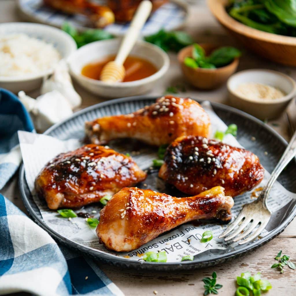 Sticky Honey Garlic Chicken {5 Ingredients} - The Seasoned Mom