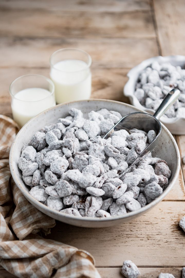 Puppy Chow {Muddy Buddies} - The Seasoned Mom