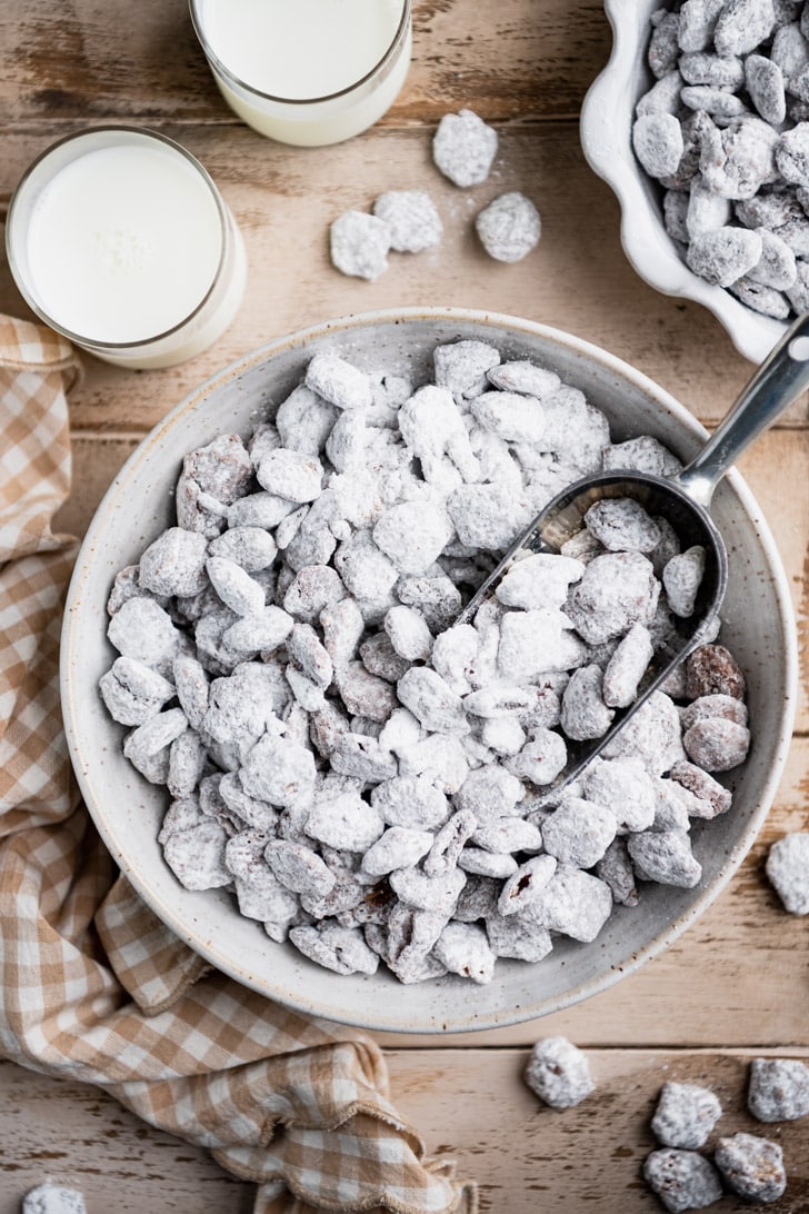 Puppy Chow {Muddy Buddies} - The Seasoned Mom