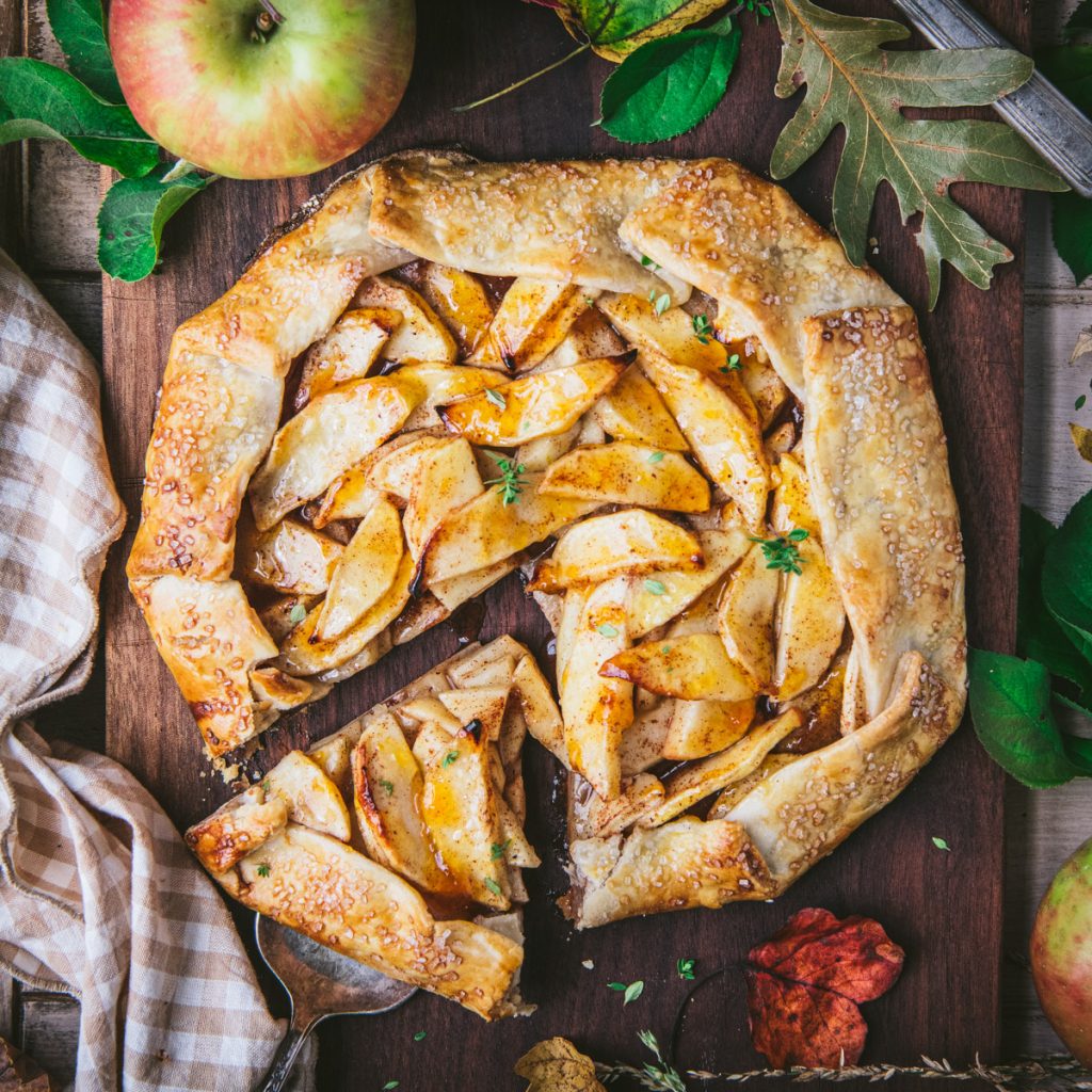 Mom's Easy Apple Pie - The Seasoned Mom