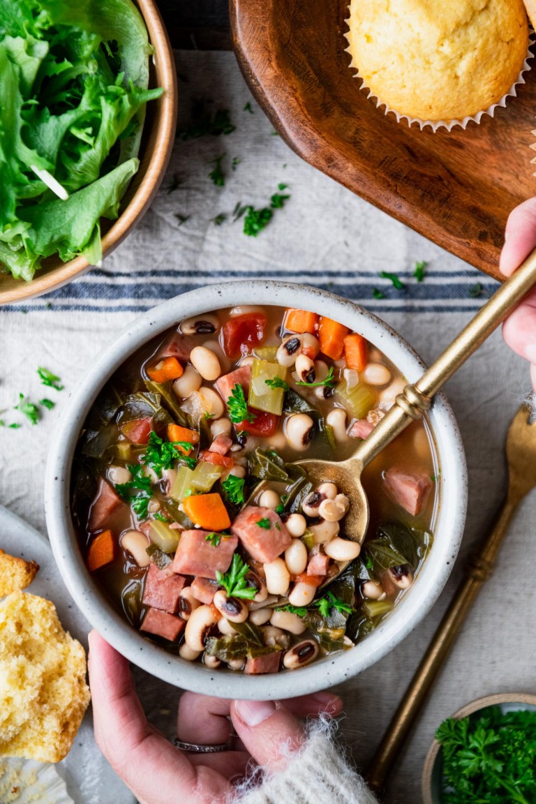 Southern Black Eyed Pea Soup - The Seasoned Mom
