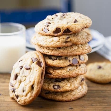 Easy Chocolate Chip Cookies - The Seasoned Mom
