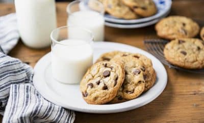Easy Chocolate Chip Cookies - The Seasoned Mom