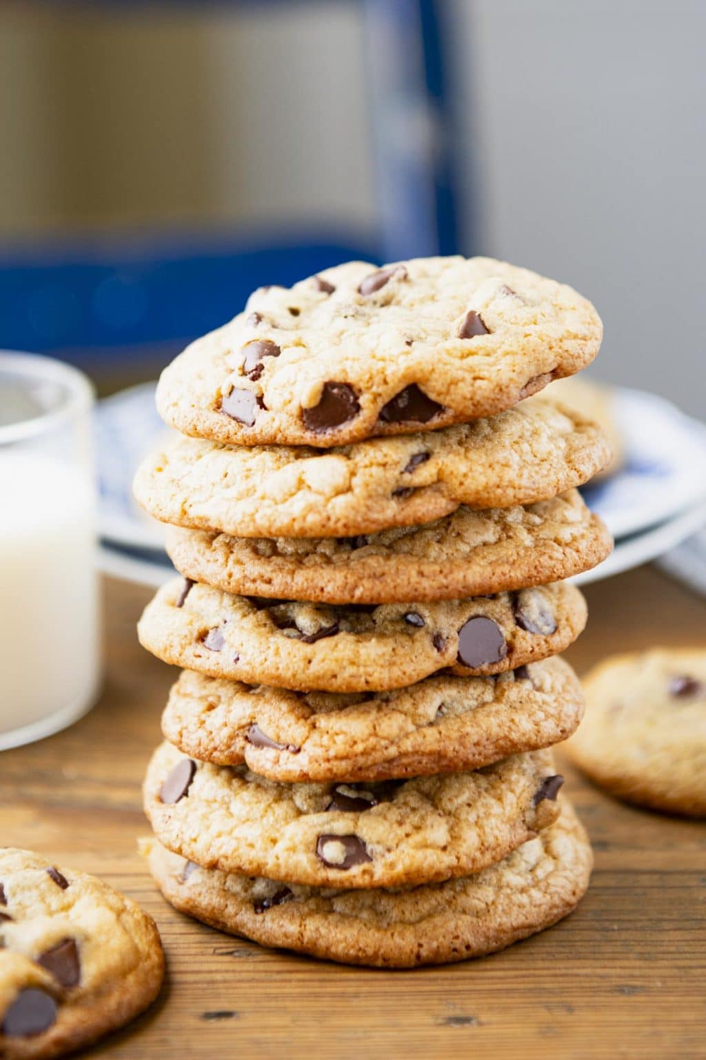 Easy Chocolate Chip Cookies - The Seasoned Mom