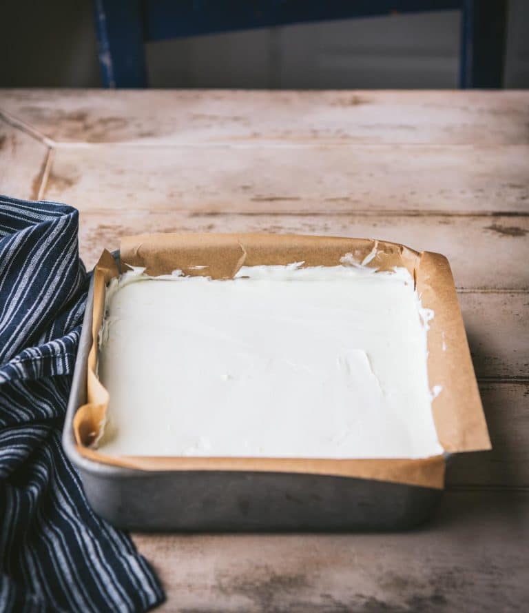 Easy Lemon Bars with Graham Cracker Crust - The Seasoned Mom