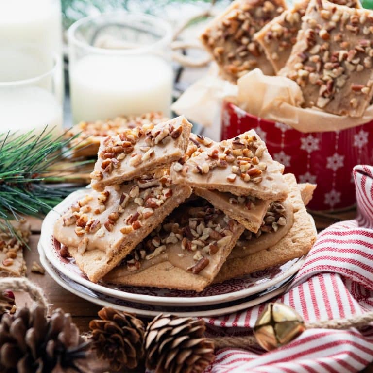 4-Ingredient Graham Cracker Toffee Bars - The Seasoned Mom