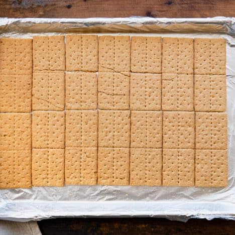 4-Ingredient Graham Cracker Toffee Bars - The Seasoned Mom