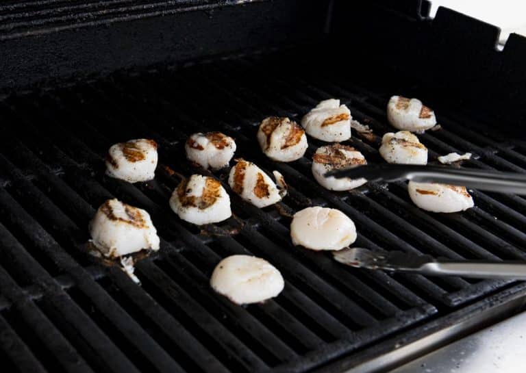 The Easiest Grilled Scallops (in Just 10 Minutes)! - The Seasoned Mom