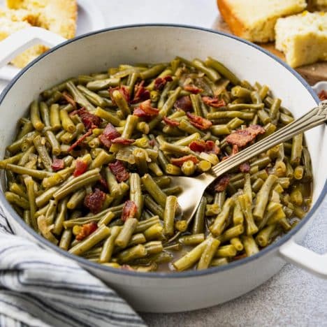 Southern Style Green Beans - The Seasoned Mom