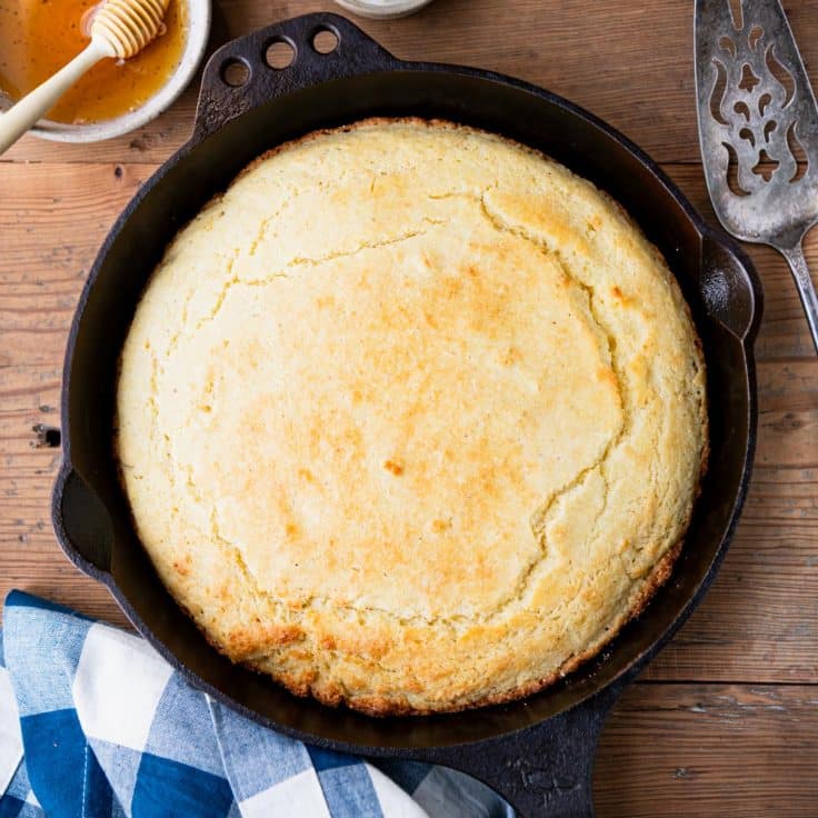 Southern Cornbread Recipe (Easy Skillet Style)