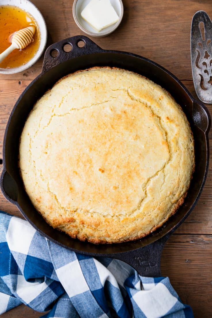 Southern Cornbread Recipe (Easy Skillet Style)