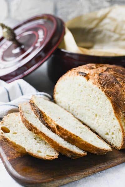 No-Knead Dutch Oven Bread {Easy 5-Ingredient Recipe} – The Seasoned Mom