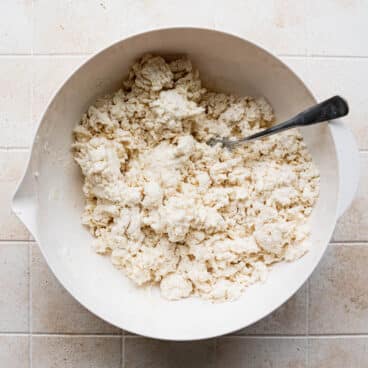 Flaky Biscuits {Easy 30-Minute Recipe} – The Seasoned Mom