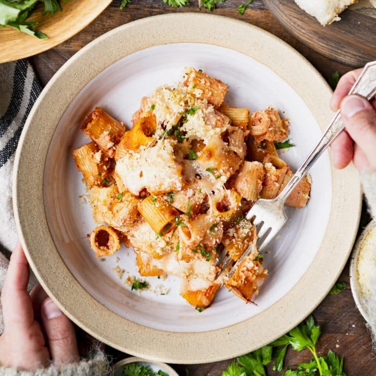 Simple Baked Rigatoni Recipe (No Meat) - The Seasoned Mom