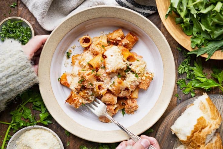 Simple Baked Rigatoni Recipe (No Meat) - The Seasoned Mom