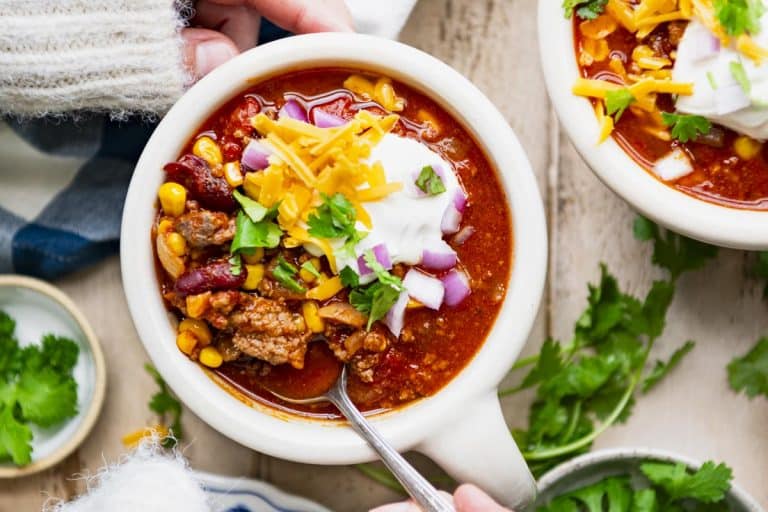 Easy Beer Chili Recipe with Ground Beef -- The Seasoned Mom